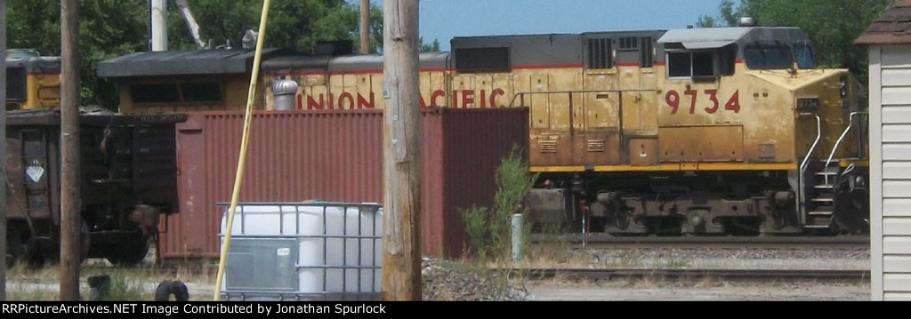 UP 9734, engineer's side view